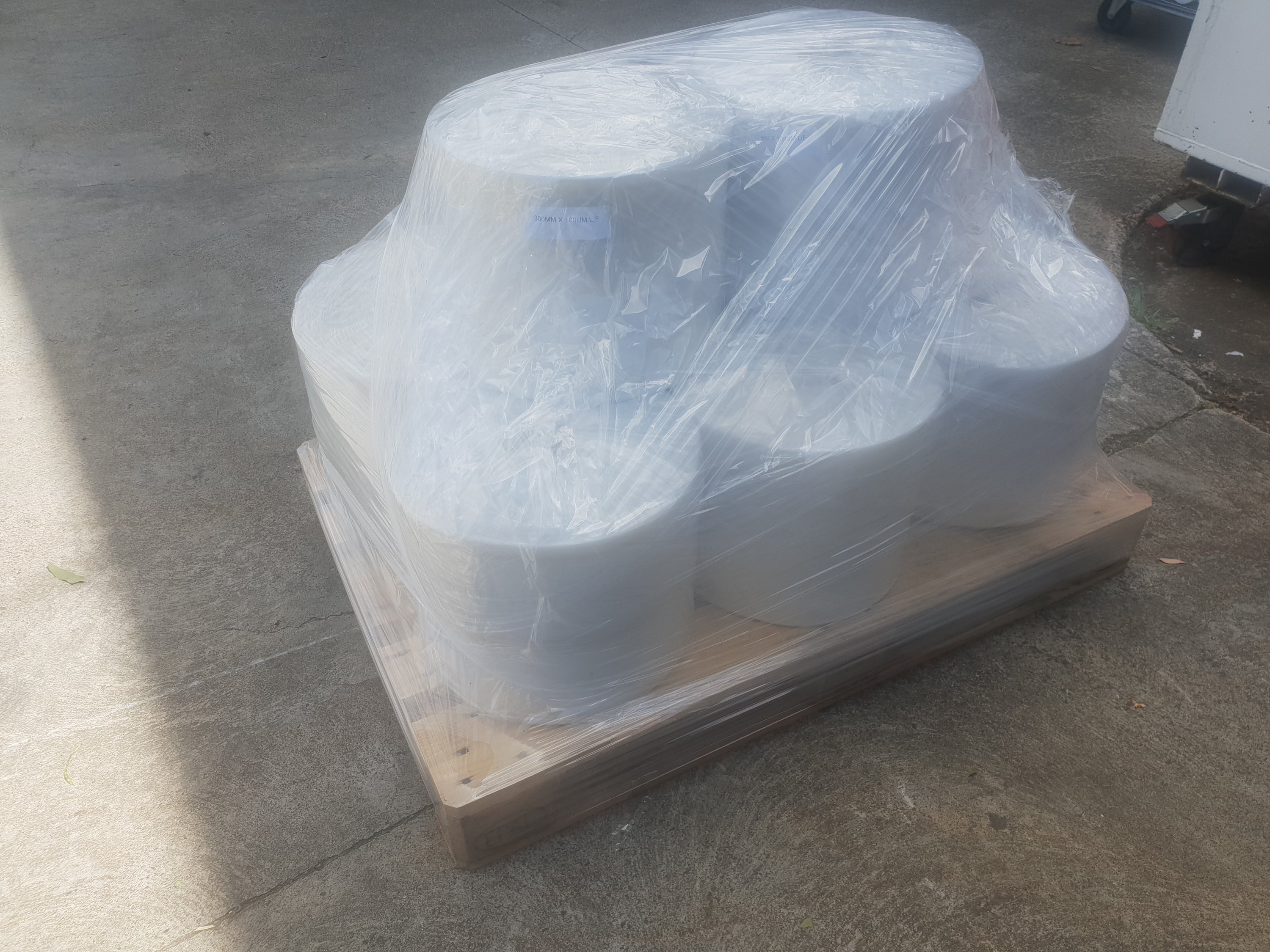 Packaging Pallet Caps: Protecting Goods in Transport – MPS Packaging ...